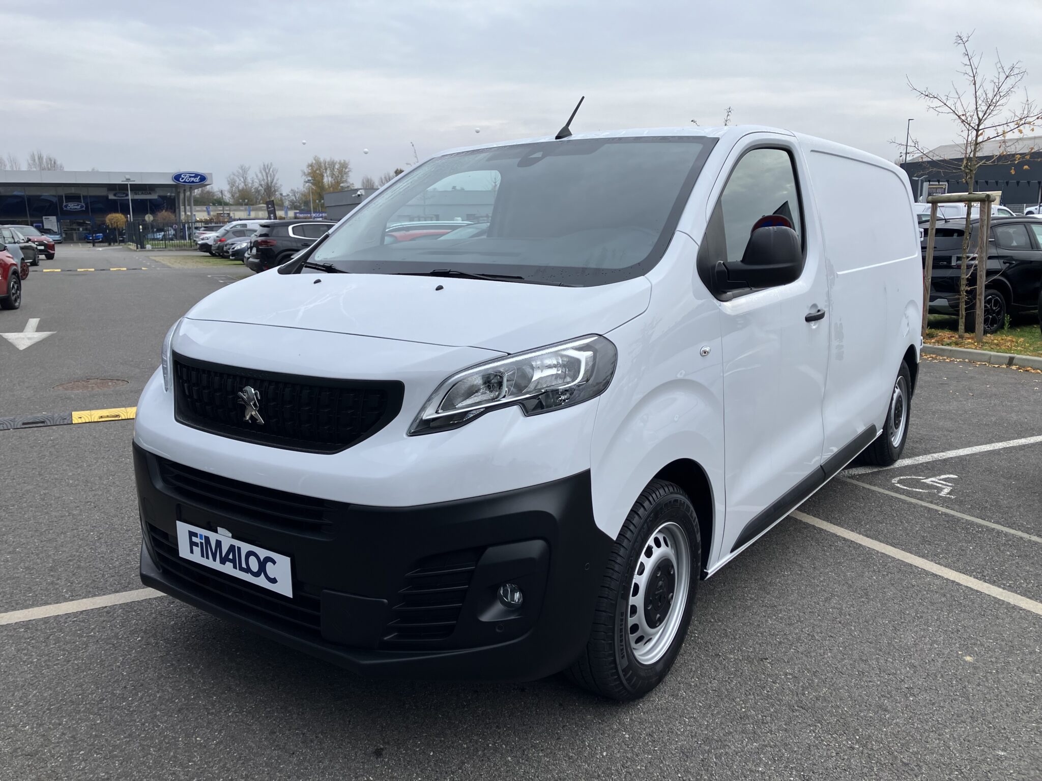 Leasing Fourgon Peugeot Expert taille M - FIMALOC
